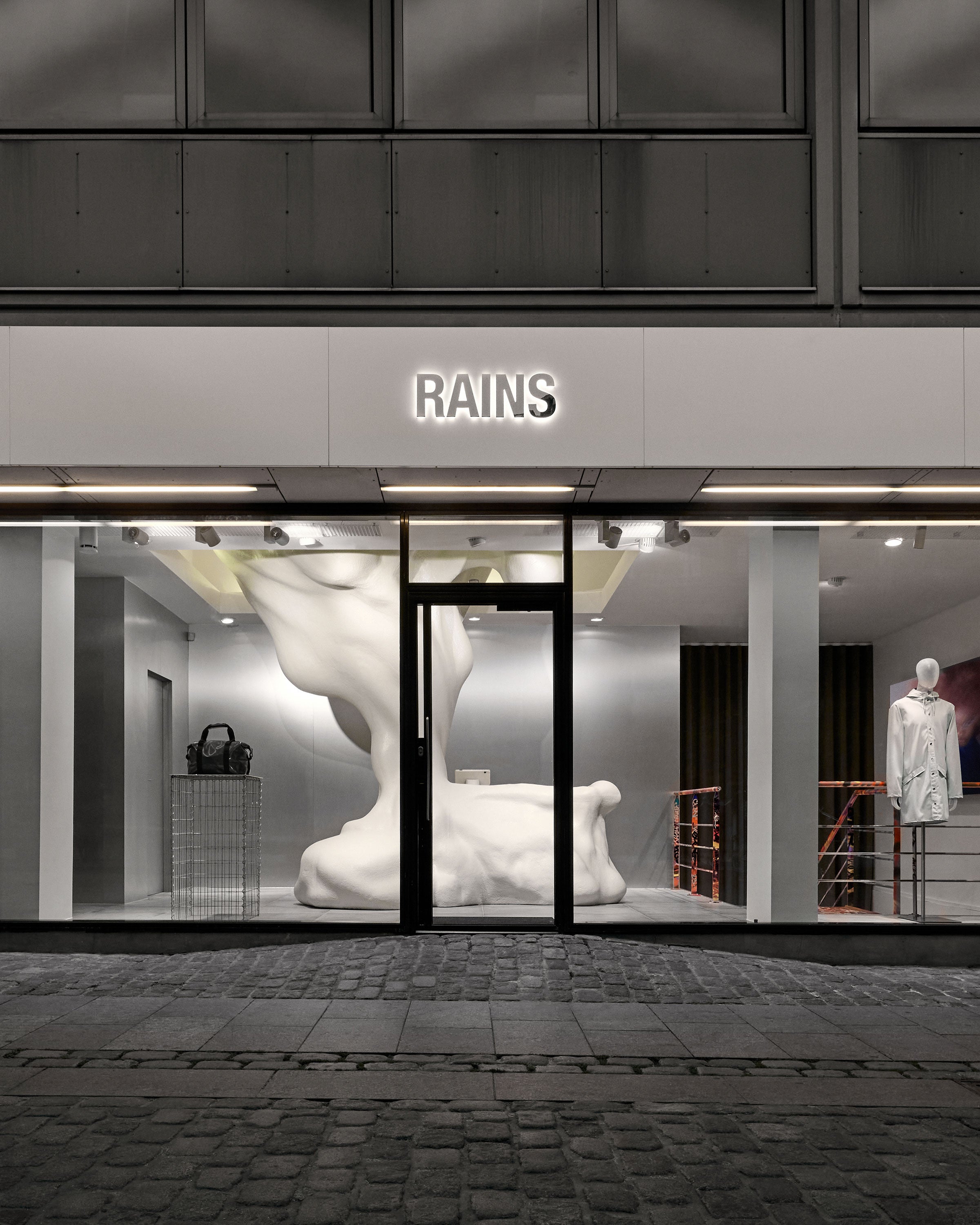 Rains® Officiel Webshop | Køb regntøj, outerwear & tasker