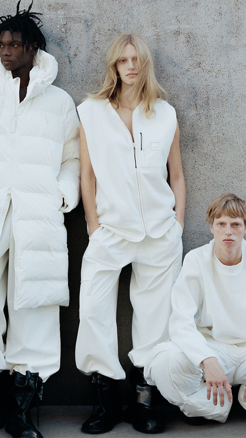 Rains® Officiel Webshop | Køb regntøj, outerwear & tasker